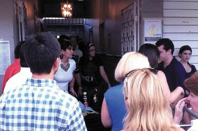 Centros de votación en Puerto Rico inician escrutinio electoral