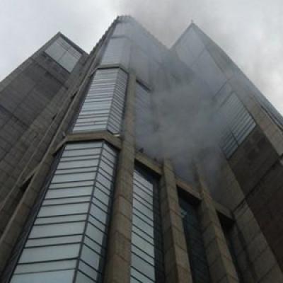 Controlado conato de incendio en torre oeste de Parque Central