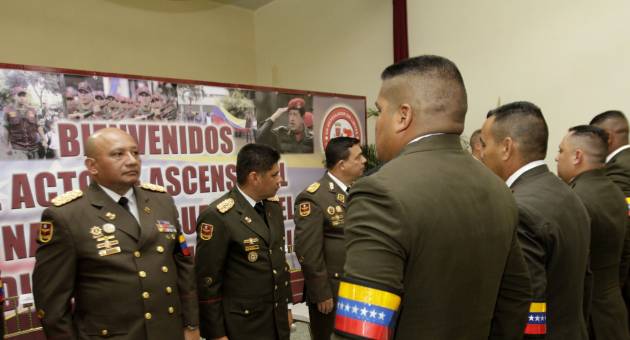118 oficiales de la FANB fueron ascendidos de grado