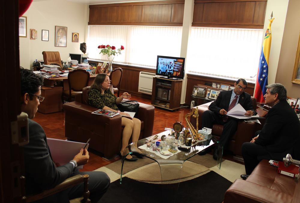 Embajador Lucas Rincón sostuvo reunión de trabajo con Cónsules de ...