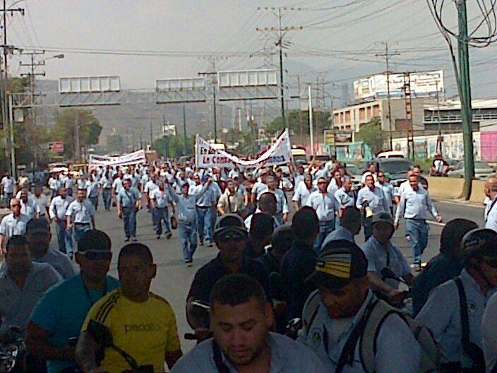 (FOTOS) Así marcharon los trabajadores automotrices