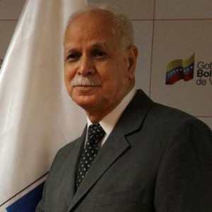 Designan a Luis Díaz Curbelo como embajador en Haití