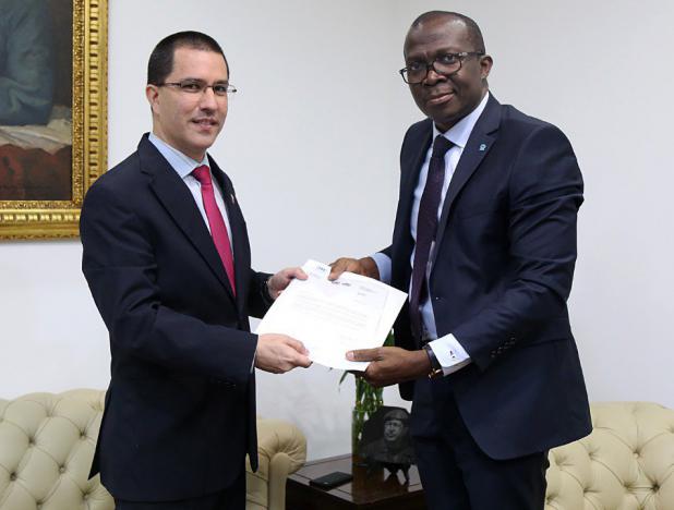Canciller Arreaza recibió al nuevo comisionado del ACNUR en Venezuela