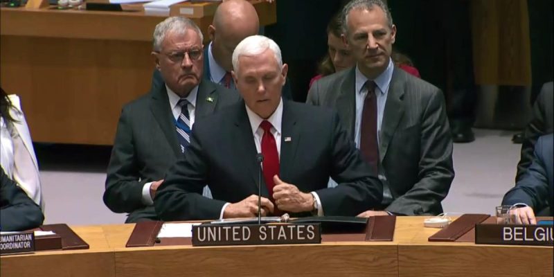 (VIDEO) Mike Pence al embajador Samuel Moncada: "Usted no debería estar ...