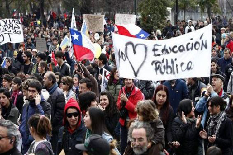 Protestas en Chile en paralelo a rendición de cuentas presidencial