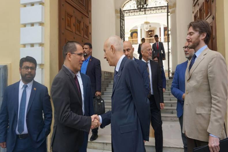 Canciller Arreaza se reunió con jefe de la misión diplomática de Italia
