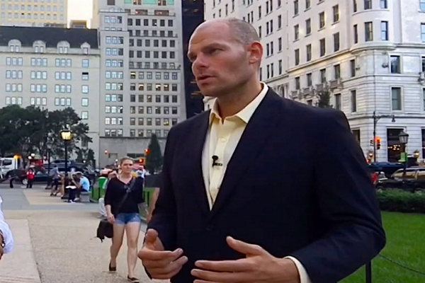 (VIDEO) Profesor Daniel Shaw destaca la desinformación de la mediática ...