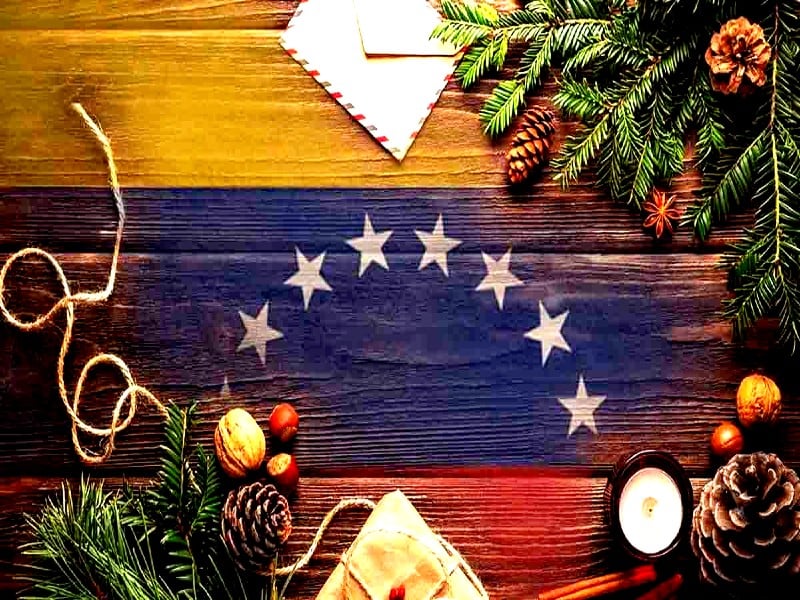 Venezolanos, pese a todo, instalan el árbol navideño