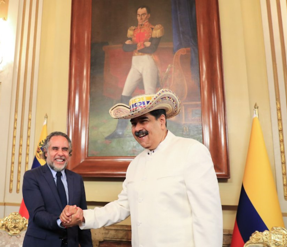 (VIDEOS) Venezuela recibe cartas credenciales de nuevo embajador de Colombia Armando Benedetti