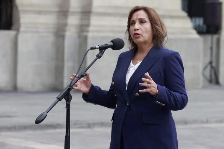 Nueva presidenta de Perú recula sobre gobernar hasta 2026 y está dispuesta evaluar adelanto ...