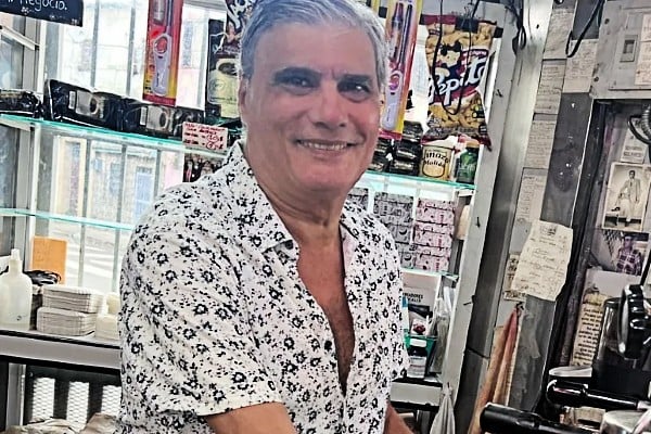 Conozca al dueño de una panadería en Caracas que se hizo viral por ...