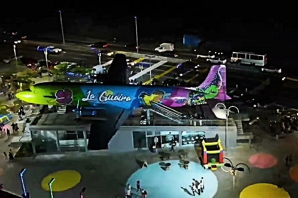 (VIDEO) Inauguran restaurante en avión de la Cinta Costera en La Guaira para afianzar el turismo