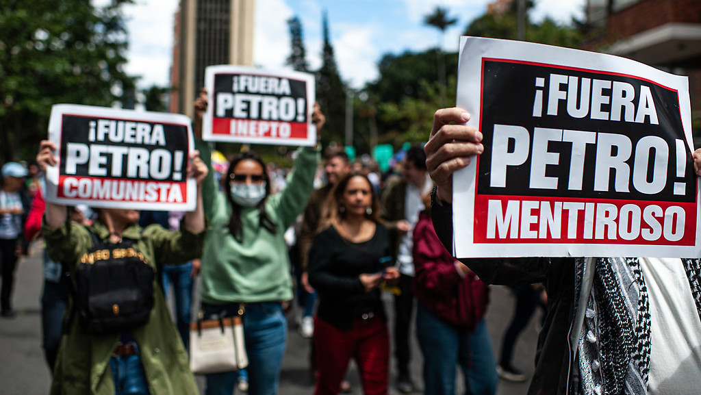 Colombia: oposición convoca a marcha para pedir renuncia de Petro