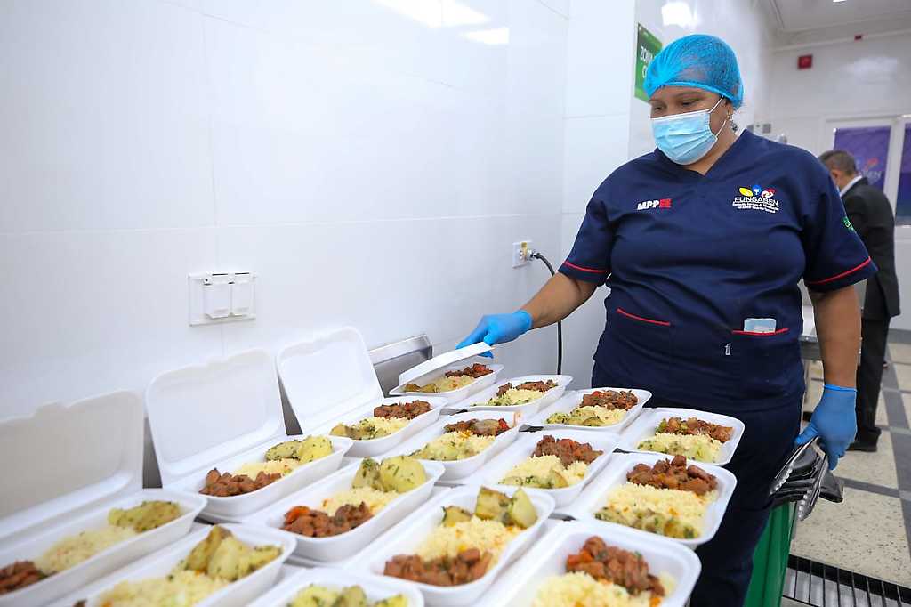 Mppee inaugura Centro de Comida empacada para trabajadores del SEN ...